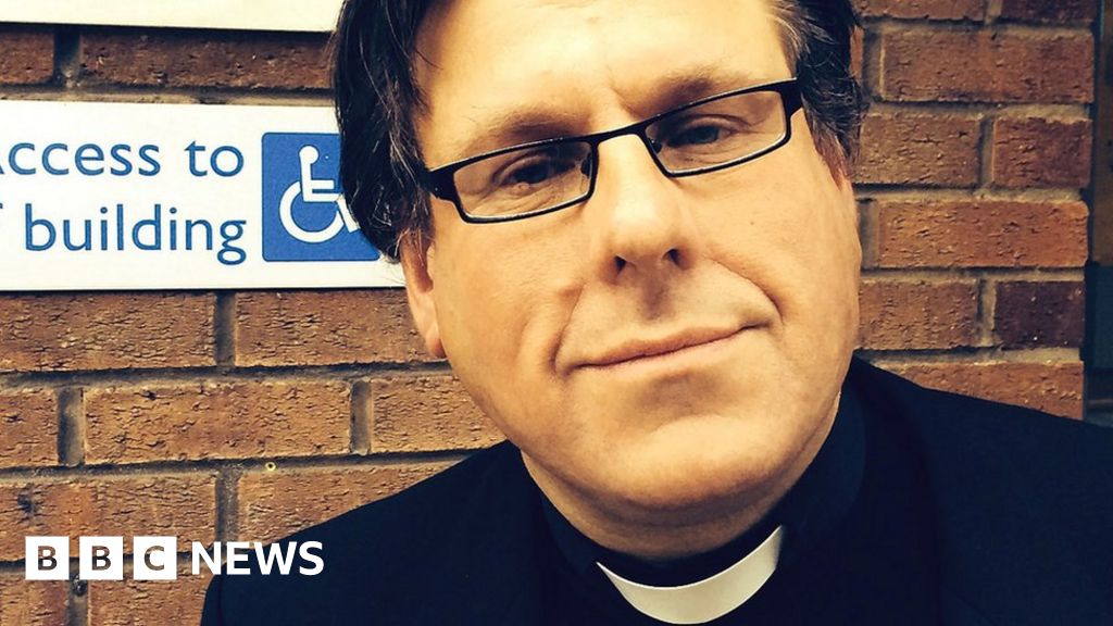 Homophobia row preacher loses HMP Littlehey tribunal - BBC News