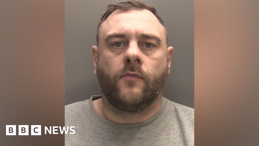 Southport man who set fire to girlfriend's Newton-le-Willows home jailed