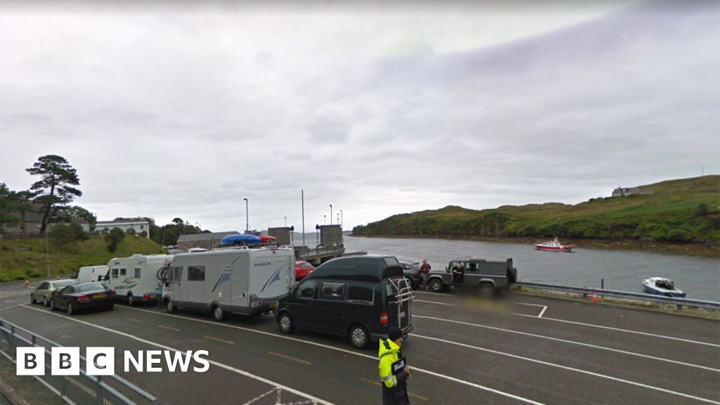 Harris ferry services resume after boat moved - BBC News