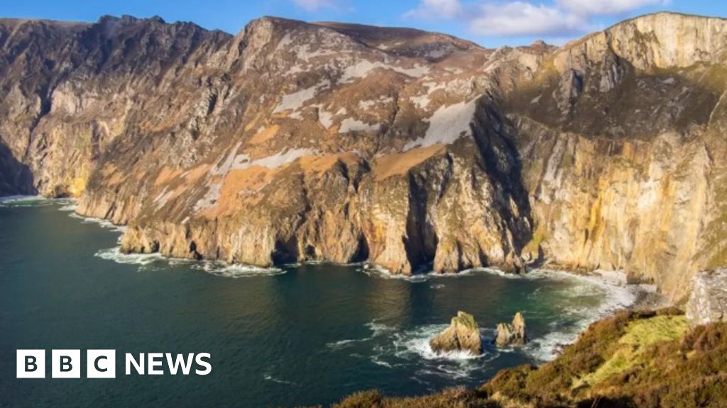 Slieve League: Pair released without charge over alleged assault - BBC News