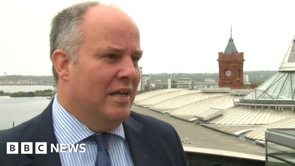 No votes for prisoners, says Andrew RT Davies - BBC News