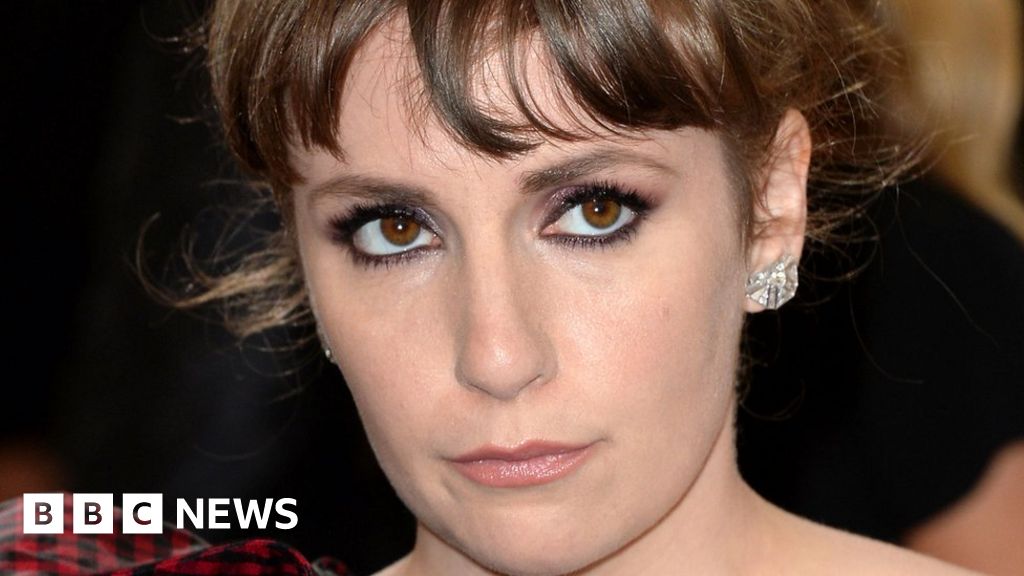 Lena Dunham thanks fans following total hysterectomy - BBC News