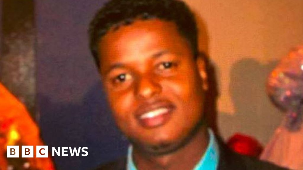 Missing man search: Body found in River Avon at Bristol - BBC News