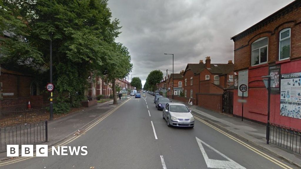 Murder arrests after man's death in Sparkbrook - BBC News