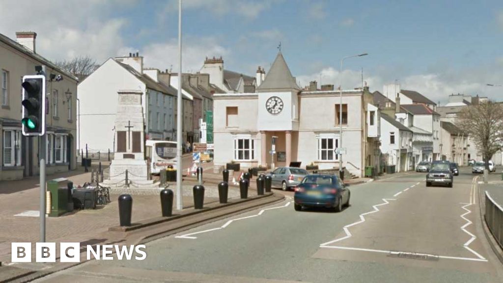 £1.5m for Holyhead town centre regeneration - BBC News