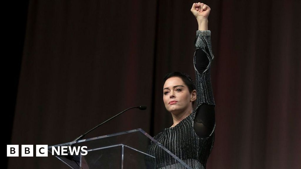 Hay Festival 2018 speakers include Chelsea Clinton - BBC News