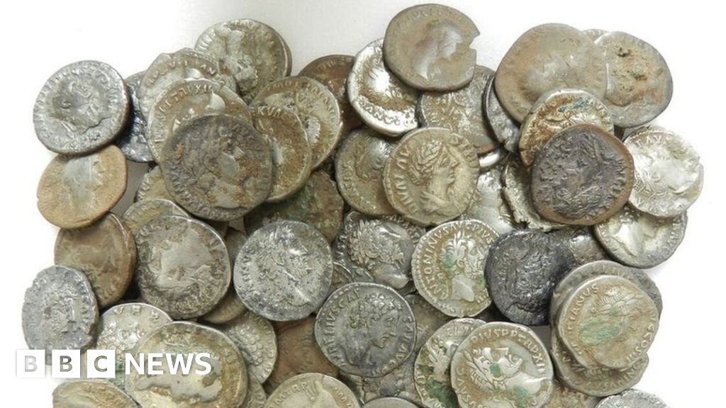 Cheshire Roman treasure hoards on display for first time - BBC News