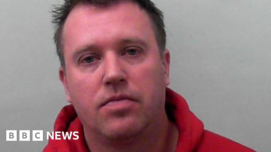 Nigel Wilkinson: Drug rape photographer jailed for 16 years - BBC News
