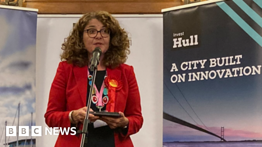 Hull MP Dame Diana Johnson appointed Home Office minister - BBC News