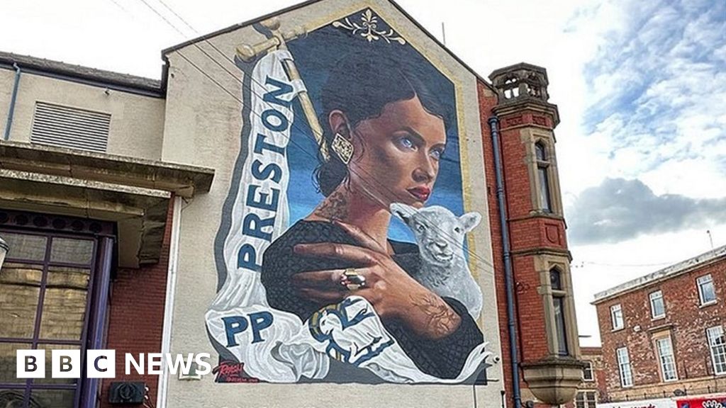 Preston listed building mural to stay after planning error - BBC News