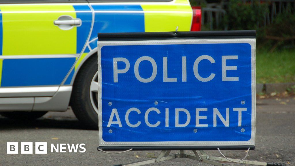 Girl among four hurt in two-car crash near Strathaven - BBC News
