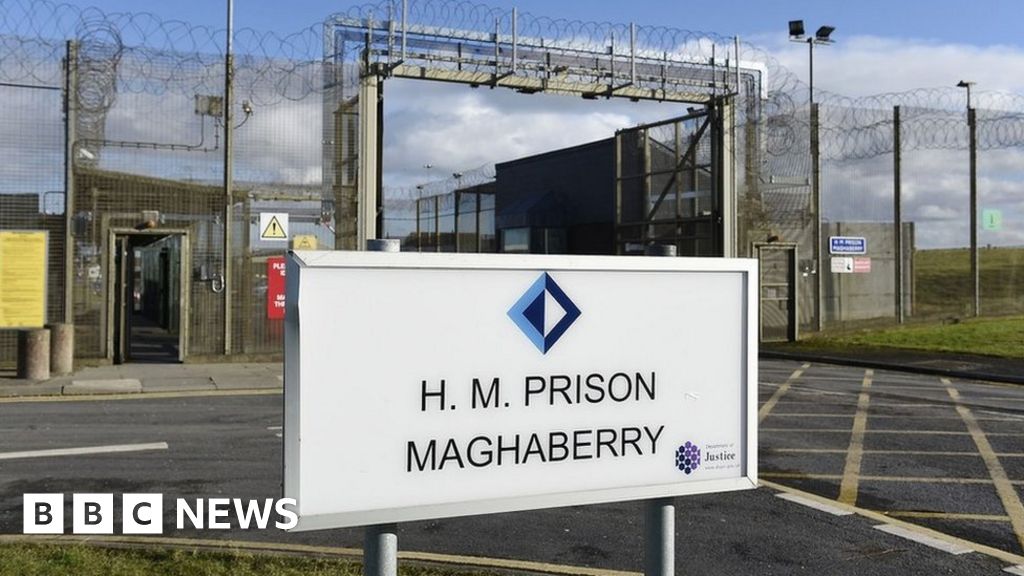 Budget makes NI prisons 'increasingly challenging' - BBC News