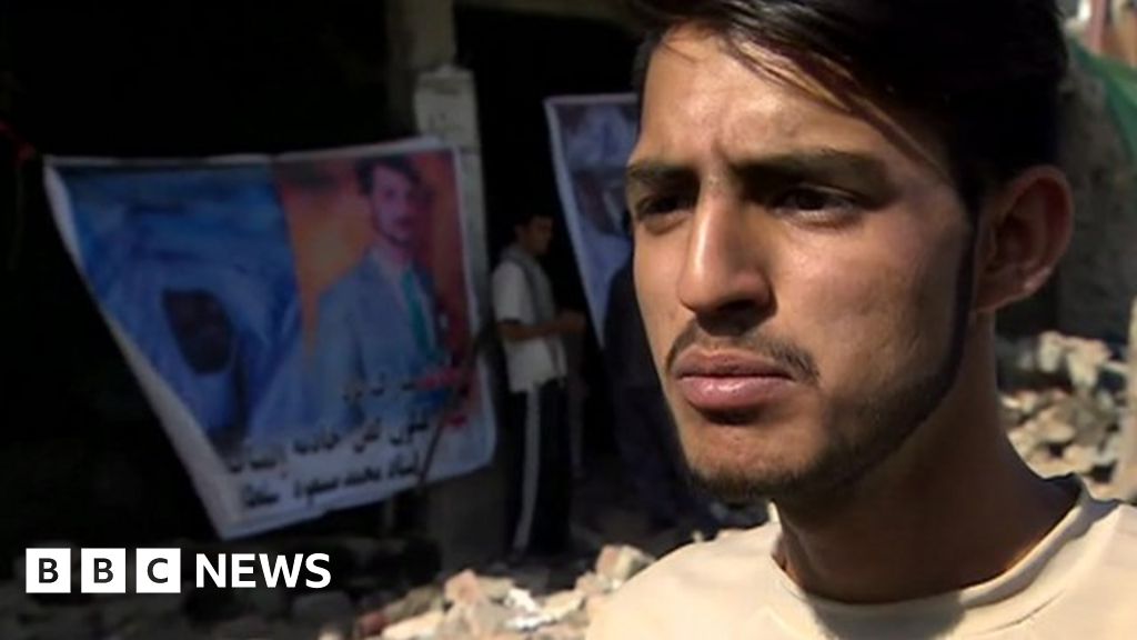 Afghans clinging to a 'normal life' despite bloodshed - BBC News