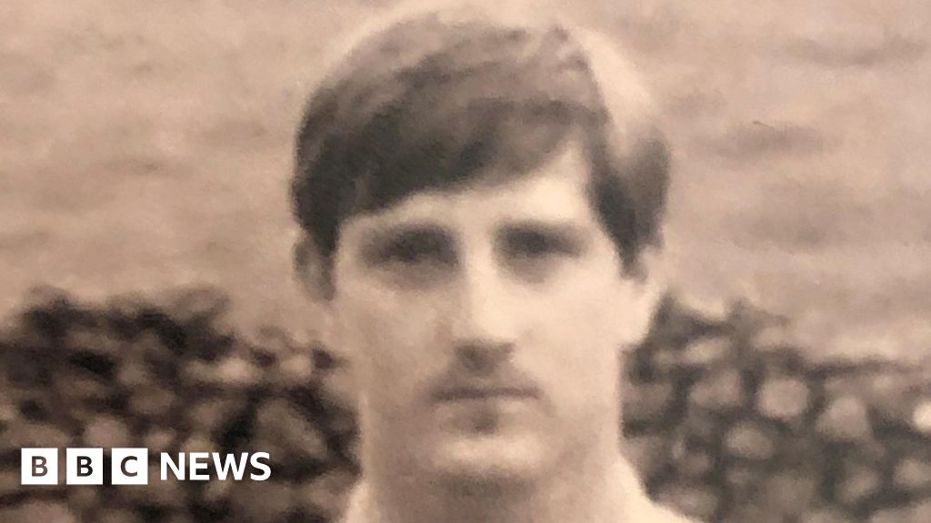 Anthony Pickering convicted of further sexual abuse - BBC News