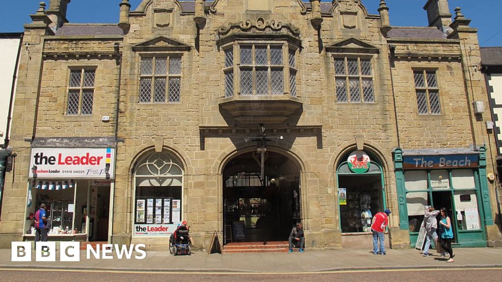 Wrexham town centre seeking £1.5m lottery boost - BBC News