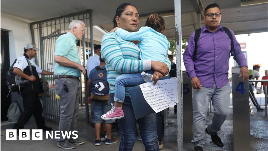 Confusion reigns over fate of detained migrant children - BBC News