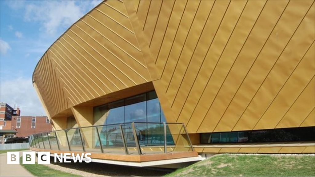 Colchester Firstsite gallery in famous art visitor boost bid - BBC News