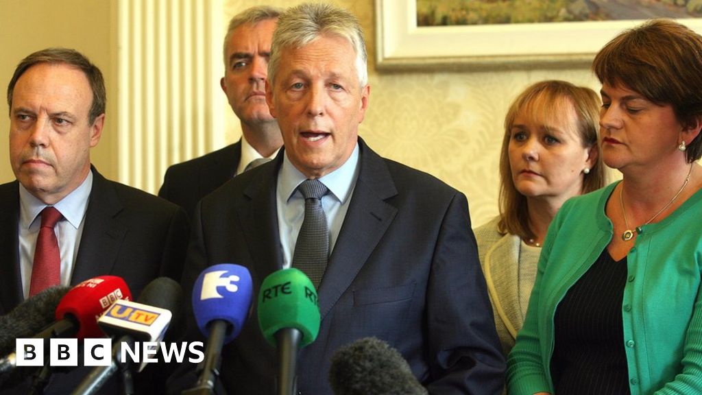 DUP ministers resume Northern Ireland Executive posts - BBC News
