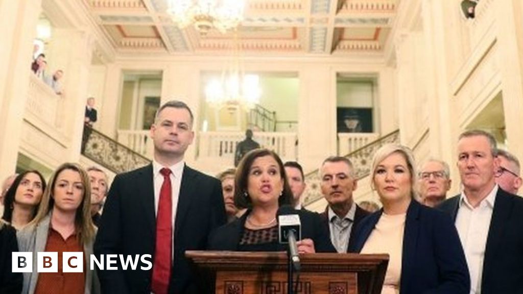 Stormont talks: Main NI parties agree power-sharing deal - BBC News