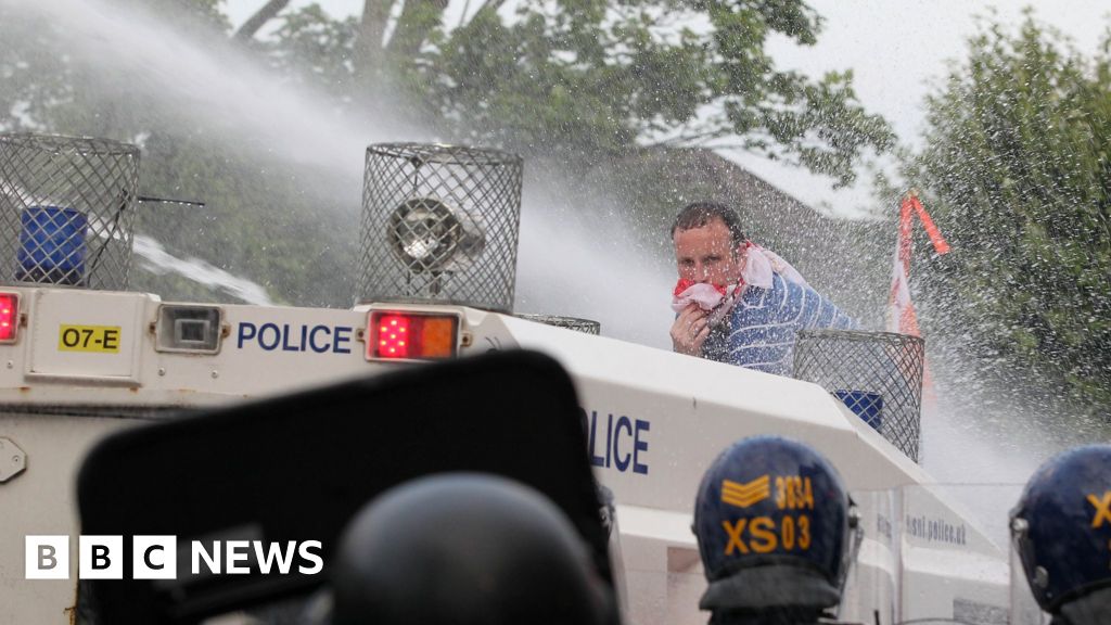 Police water cannon use rejected by home secretary - BBC News