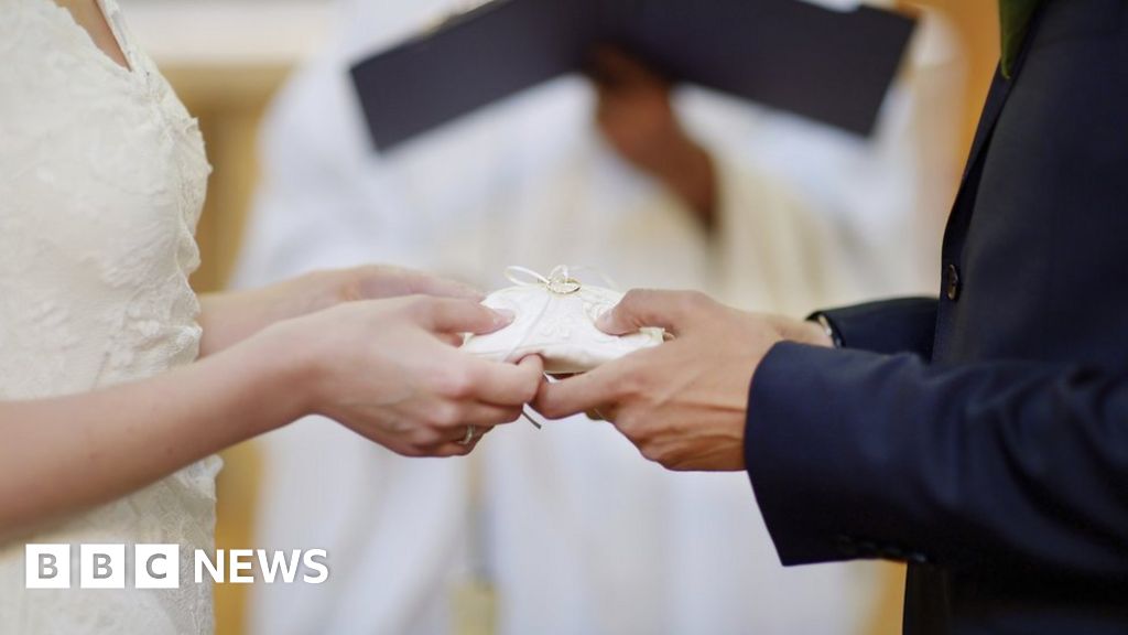 Marriage banns 'should be axed' urges clergy member - BBC News