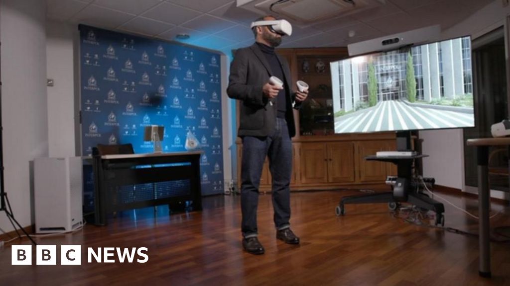 Marc Cieslak explores Interpol's headquarters in VR - BBC News