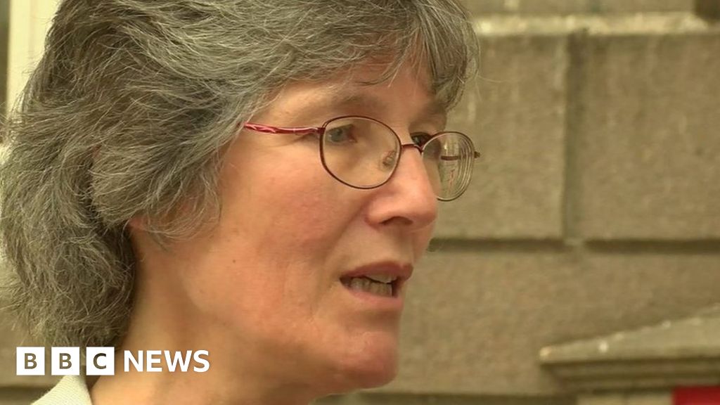 Ex-senator Zoe Cameron patient safety claims 'unfounded' - BBC News