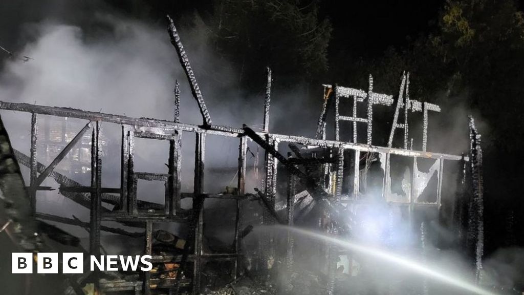 Fire crews called to blaze at derelict community centre in Worlingham ...
