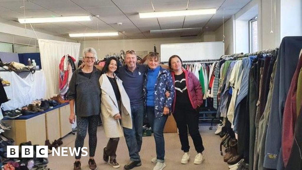 Pershore Ukrainian clothes bank issues donation appeal - BBC News