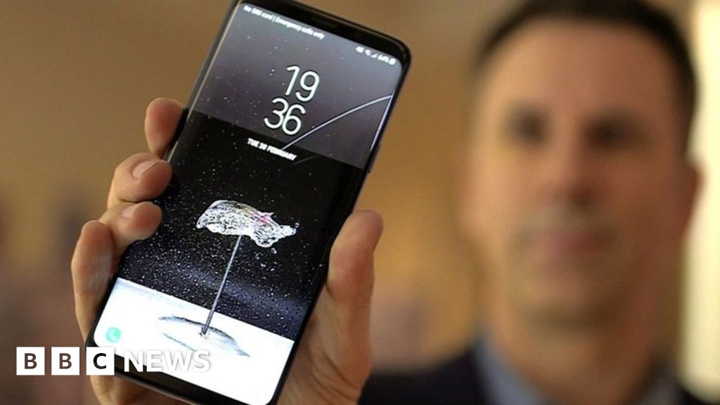 Samsung Galaxy S9 focuses on the camera - BBC News