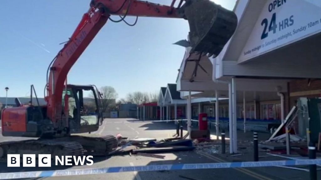 Dover Tesco targeted by ram-raiders in digger - BBC News