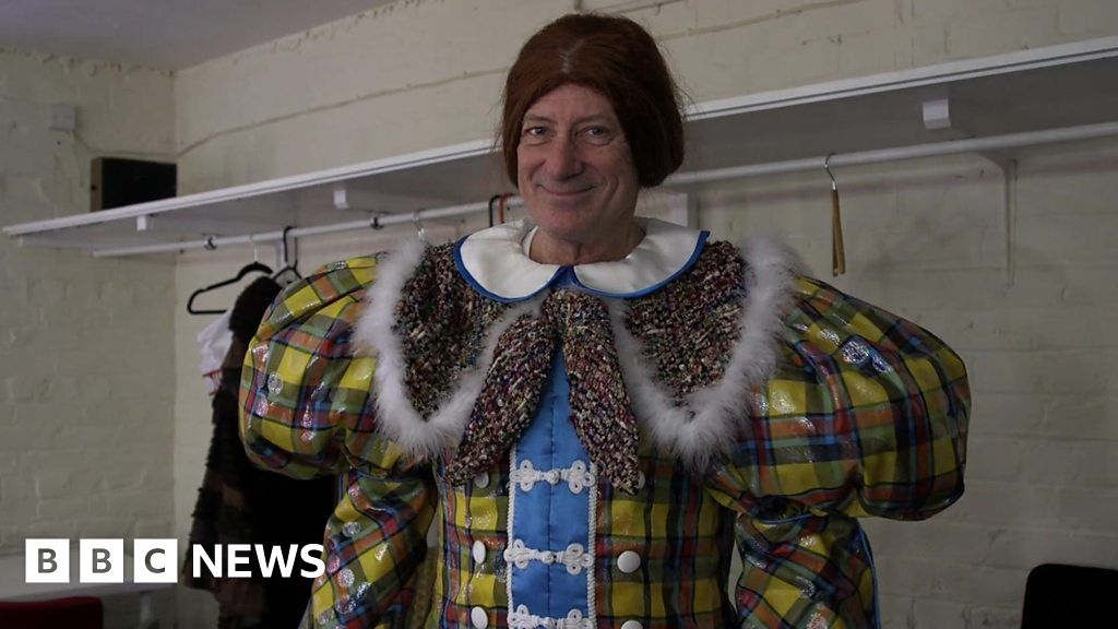 How this dame gets panto ready - BBC News