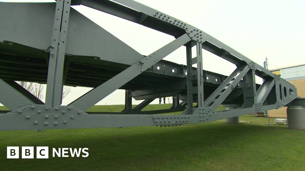 WW2 restored 'whale bridge' comes to Duxford - BBC News