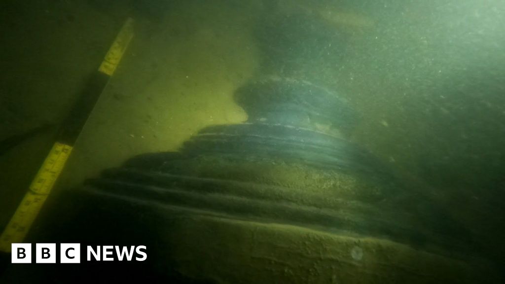 17th Century cannon from Southend wreck discovered on seabed - BBC News