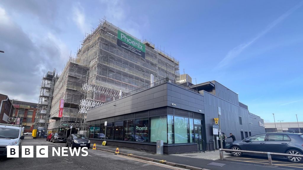 Job losses and opening hours cut planned at Leicester cinema - BBC News