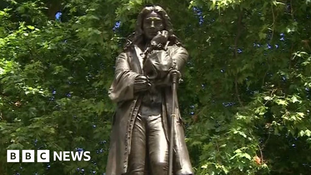 Edward Colston plaque in Bristol 'shows full history' - BBC News