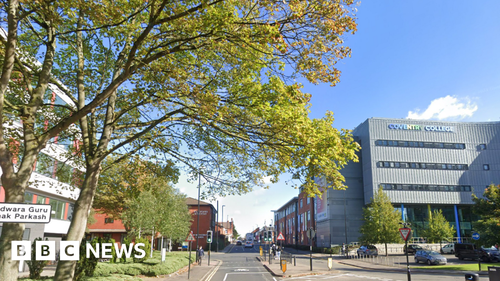 Man seriously injured in Coventry stabbing - BBC News