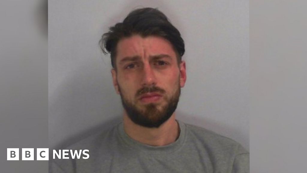Hammer-wielding robber is jailed for Grosmont shop theft - BBC News