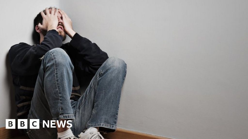 Domestic abuser says he hits himself to stop himself abusing his ...