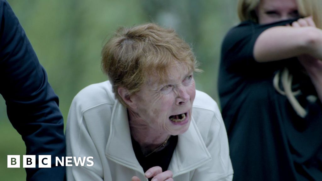 'Celia let out a noise that I've never heard before' - BBC News