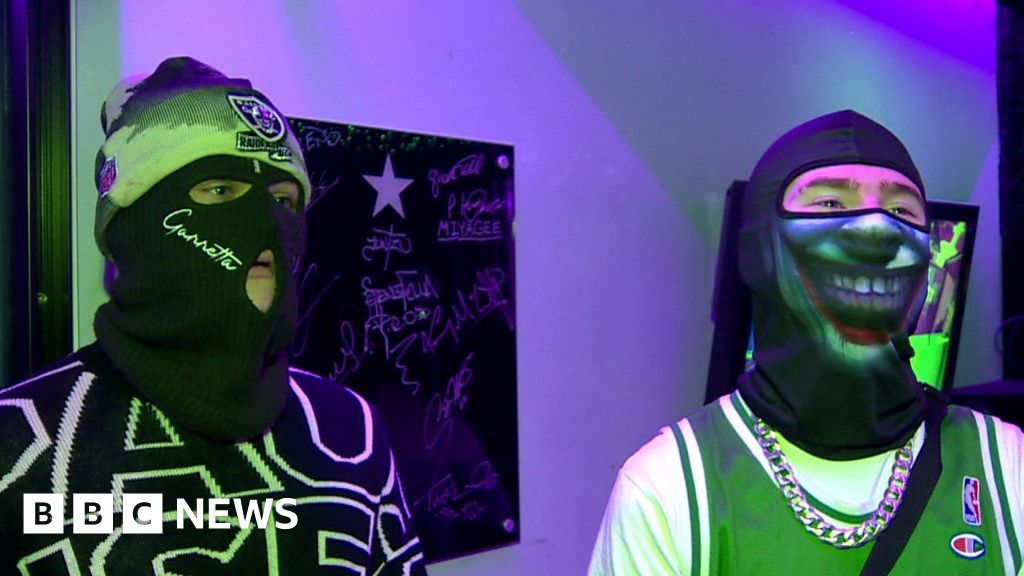 The young people from NI rapping across the divide - BBC News