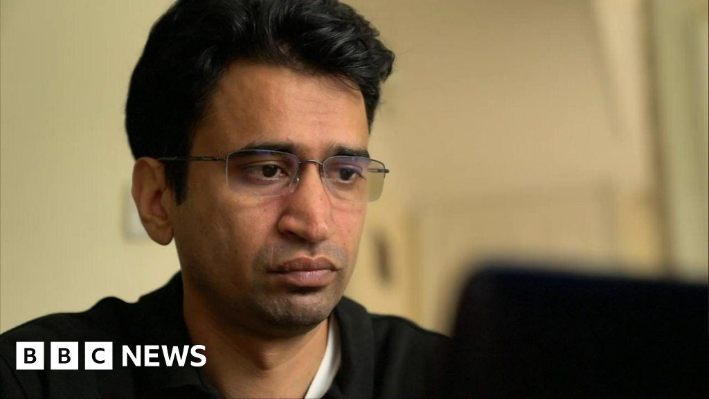 Pakistan blogger Aasim Saeed says he was tortured - BBC News