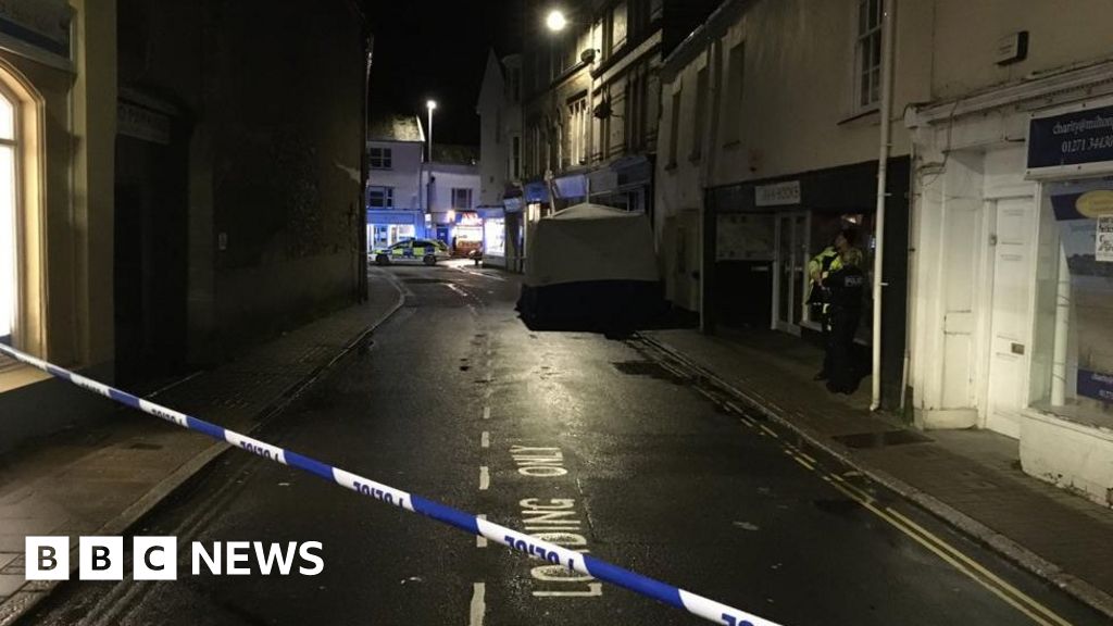 'Serious assault' in Barnstaple leaves two in hospital - BBC News