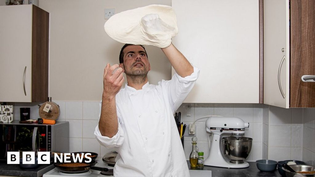 Covid-19: Bristol chef who lost all his work starts selling own pizza