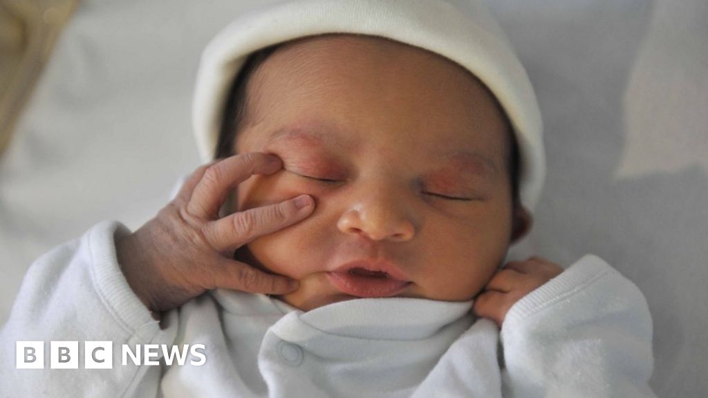 Maternity units 'too defensive' and failing to learn from mistakes