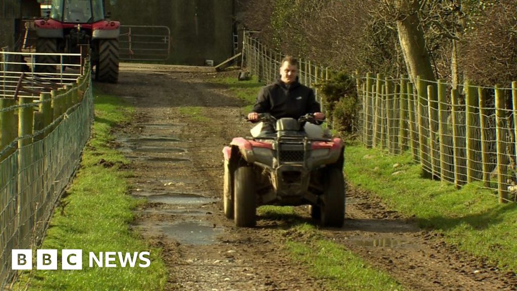 'I was getting extreme panic attacks' - BBC News