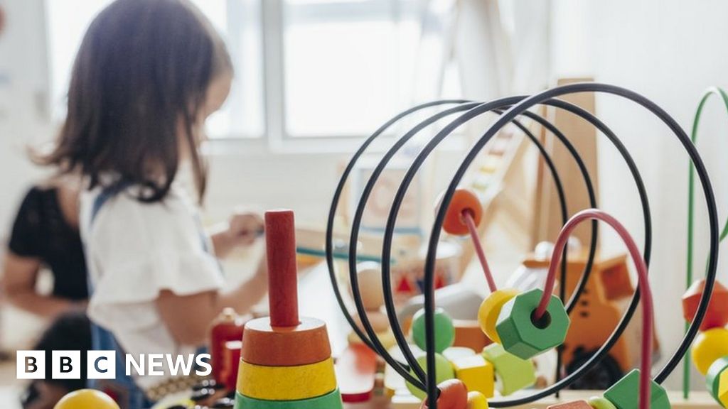 Nursery sector in crisis over spiralling costs - BBC News