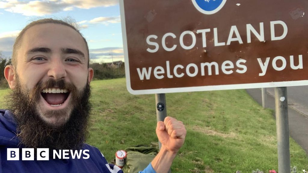 Dumfries army veteran Dan McNeil walks the UK coastline - BBC News