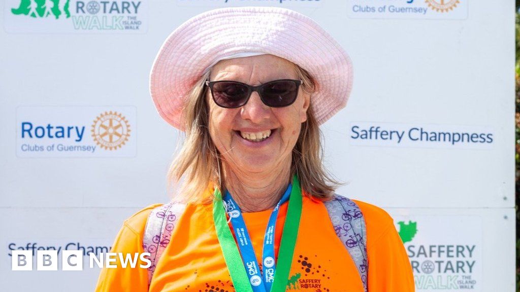 Saffery Rotary Walk: Ruth Mahy takes part for 23rd time - BBC News