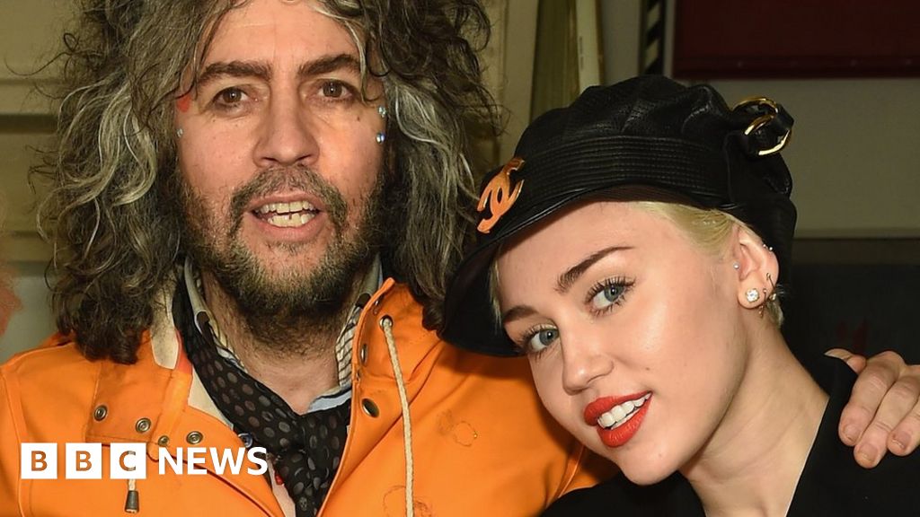 Why Miley Cyrus and Wayne Coyne from the Flaming Lips are best mates ...